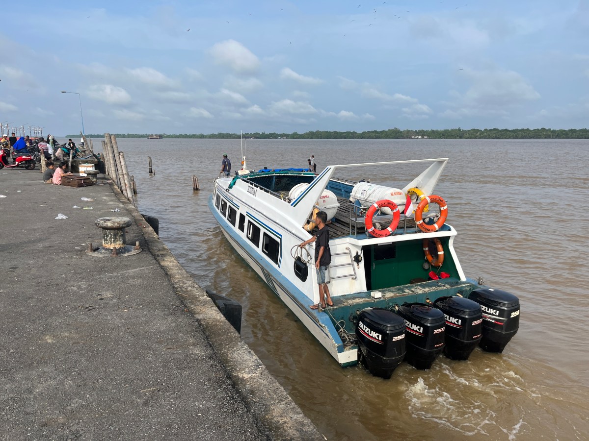 Travel Vlog Naik Speed Boat Kuala Tungkal – Batam , Digoyang Ombak ...